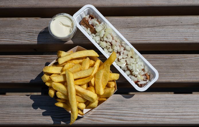 10 op 10! Luc Bellings vindt het perfecte pakje friet met mayo en ...