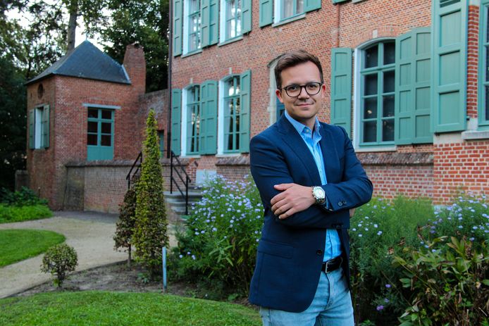 Heistenaren Thomas Van Hoof en Karen Michiels (N-VA) nemen deel aan ...