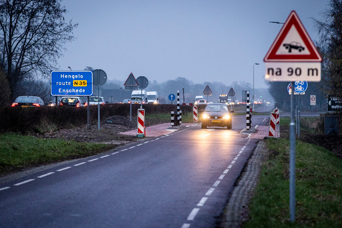 Nog even en het paaltje om parallelweg N35 tussen Nijverdal en Wierden ...