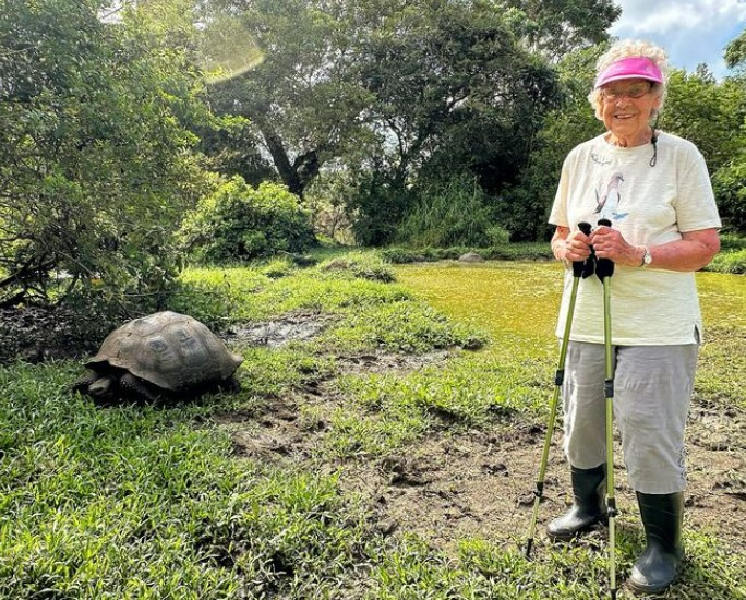 Oma Joy (94) vindt in kleinzoon ideale reisgenoot: ‘Na alle nationale parken VS doen we nu alle ...