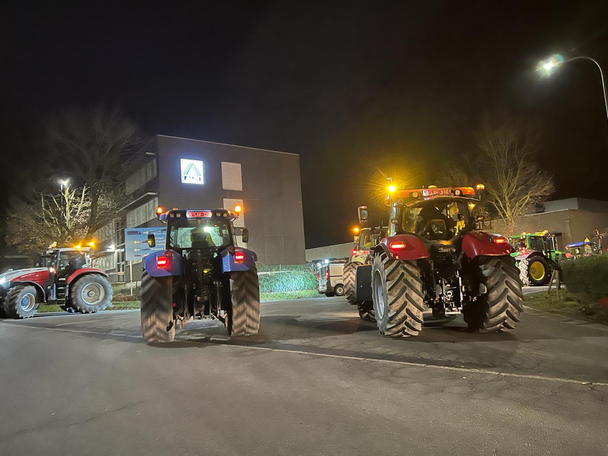 Boerenprotest Aalst gaat verder in Erpe-Mere: tractoren blokkeren ...