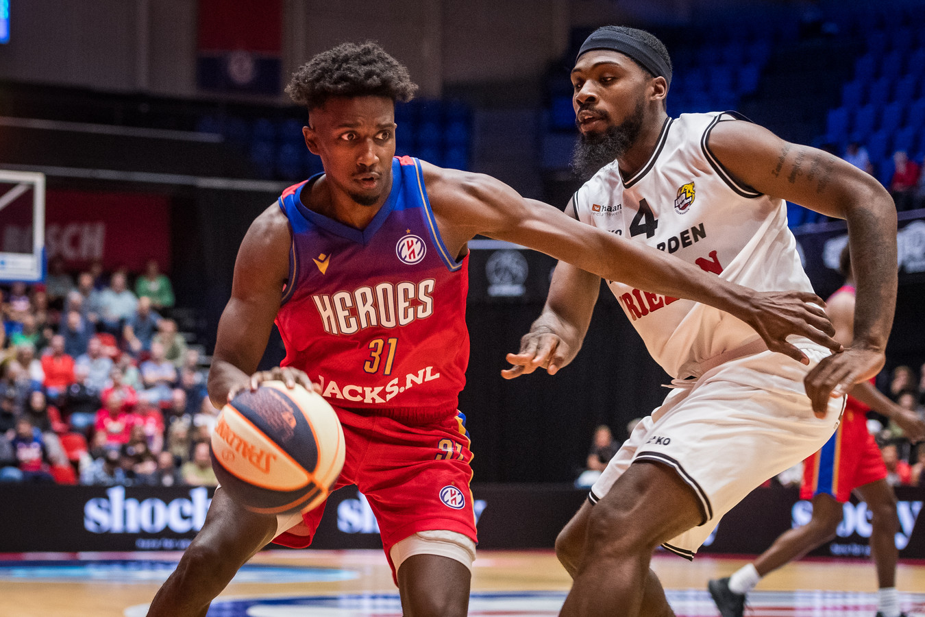 Heroes Den Bosch scoort er lustig op los in Leeuwarden | Foto ...