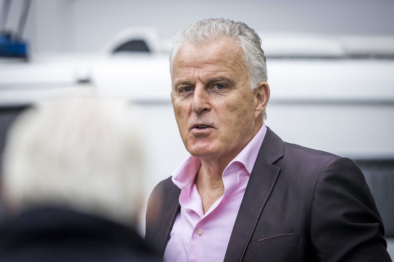 Wie is Peter R. de Vries, Nederlands bekendste misdaadverslaggever ... Wie is Peter R. de Vries, Nederlands bekendste misdaadverslaggever ...