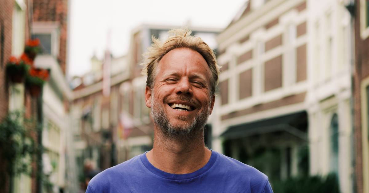 Diggy Dex brengt met nieuwe single ode aan zijn stad: ‘Als ik de toren ...