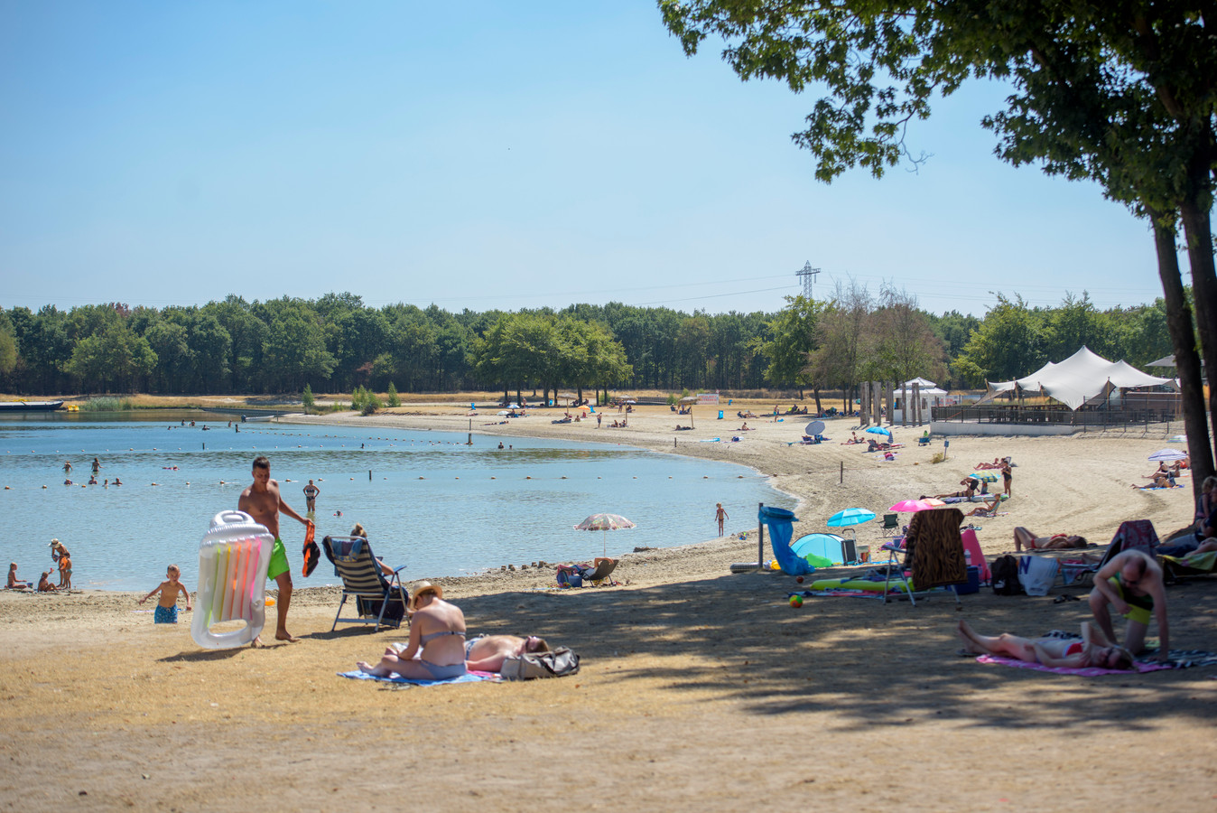 Dit wordt de nieuwe naam van het E3-strand | Foto | ed.nl