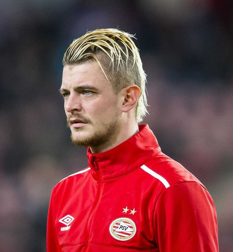 Lestienne helpt bij rentree PSV aan moeizame zege | Trouw