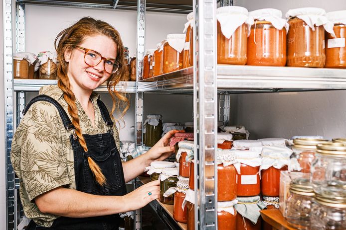 Lisa hoeft nooit naar de supermarkt: ze eet het hele jaar uit eigen ...