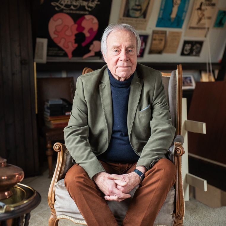 De stem achter Scar, Lolsmurf en de Snorkels buldert als vanouds door ...