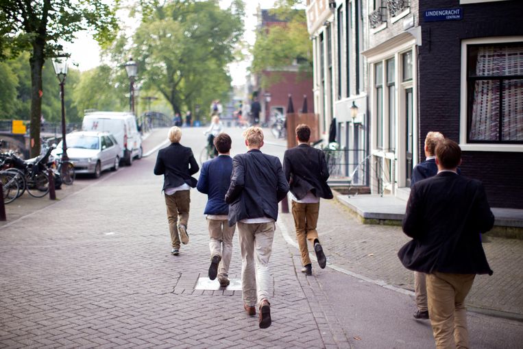 Amsterdamsch Studenten Corps schaft dispuutsontgroening af na ...
