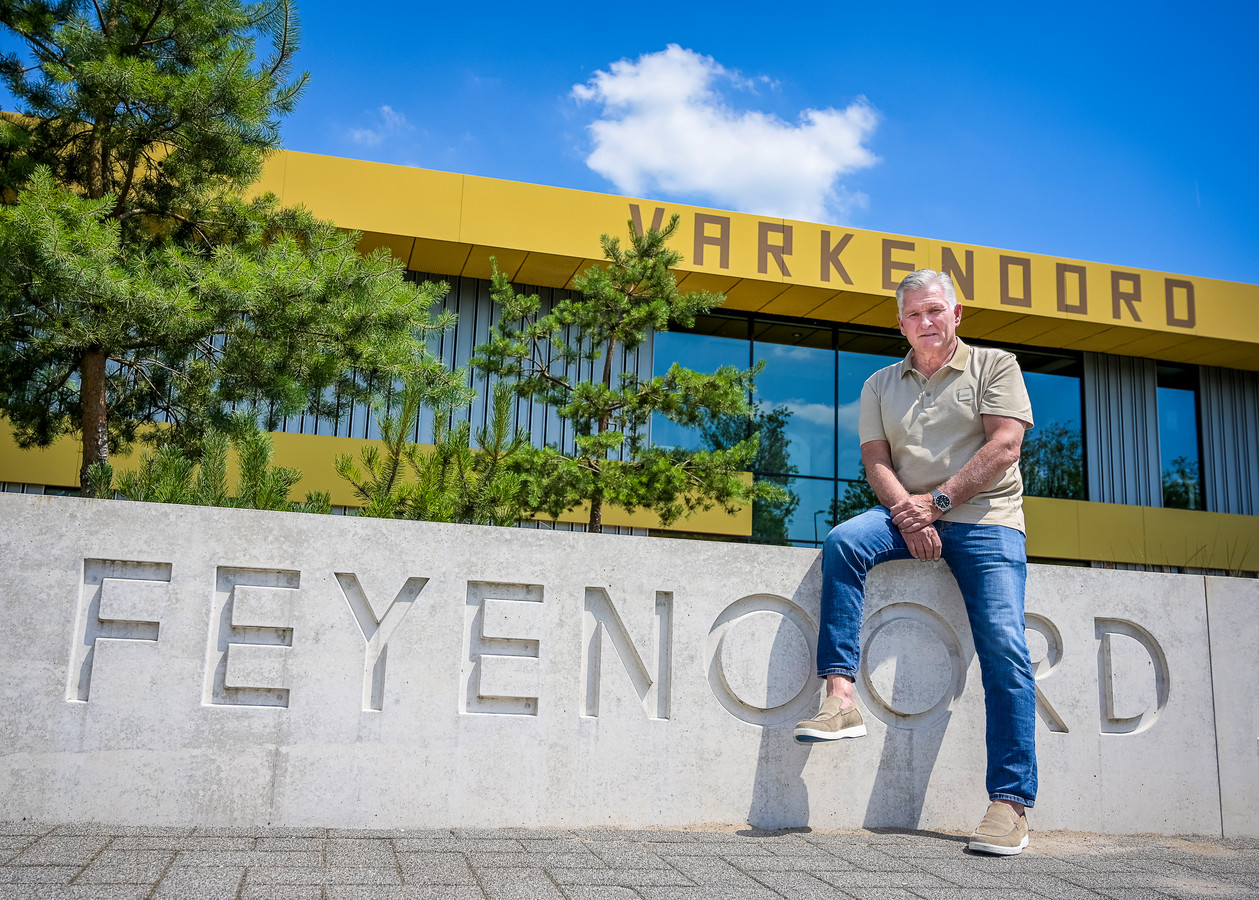 Cor Adriaanse was jeugdtrai­ner van zeven spelers die nu op EK actief ...