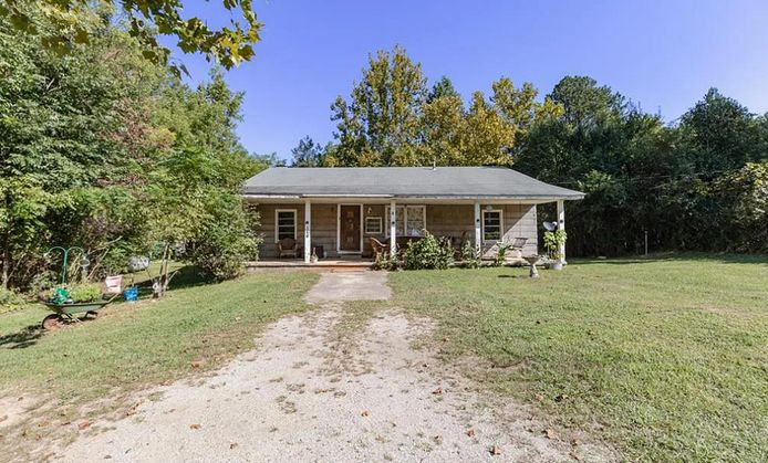 BINNENKIJKEN. Joyce Byers achterna: huis uit ‘Stranger Things’ staat te ...