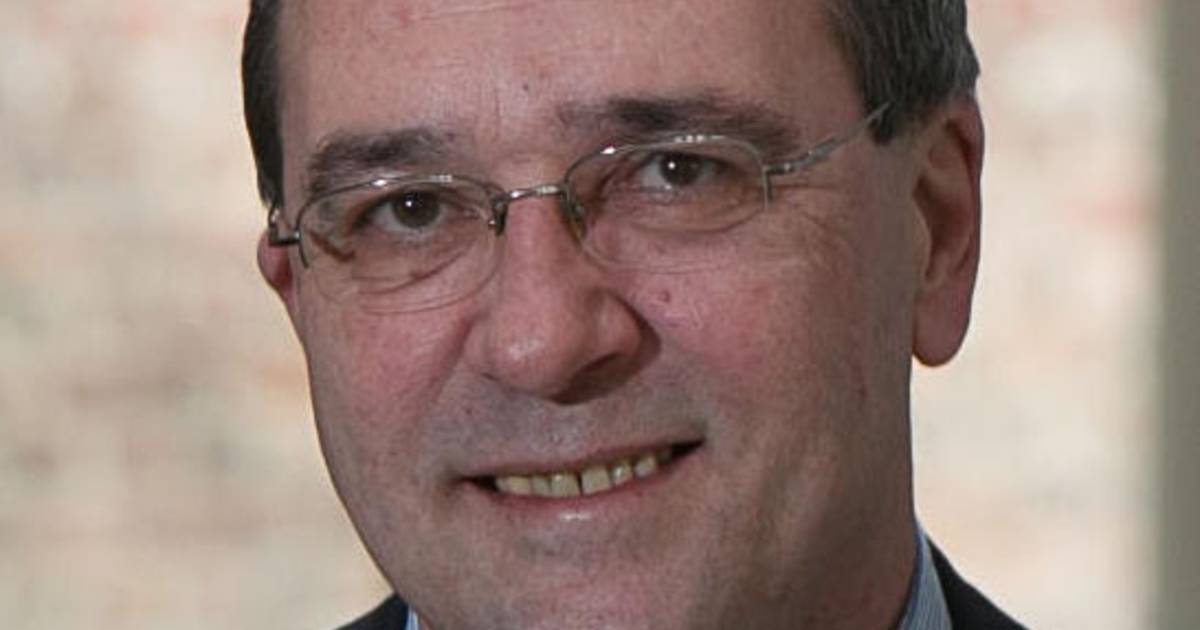 Luc De Schepper vierde keer rector UHasselt | Hasselt | hln.be