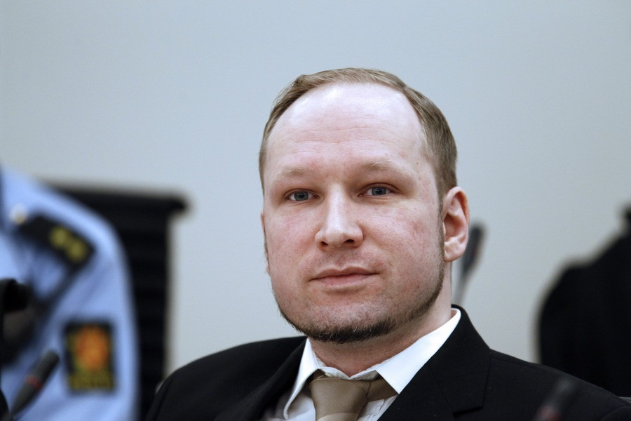 Breivik toont alleen emotie om eigen film | Foto | ed.nl