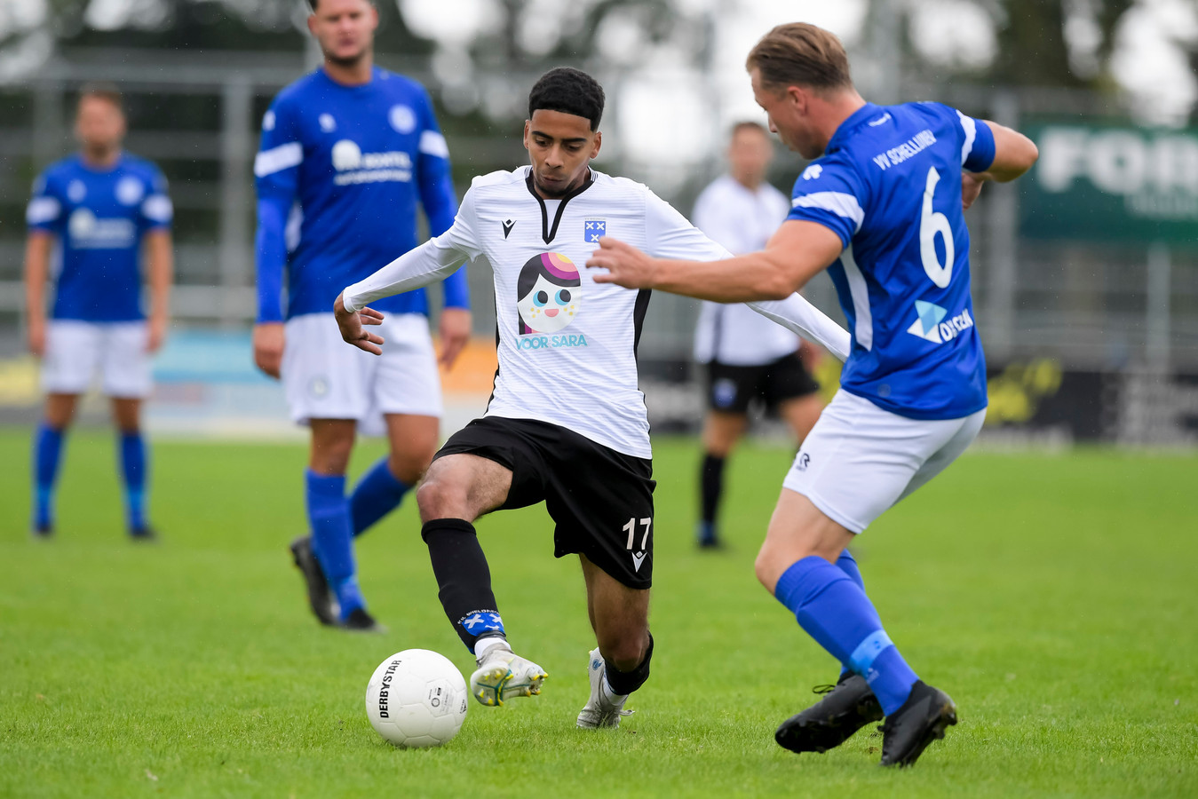 Scorende doelman, keeper die drie strafschoppen stopt en stilgelegde ...