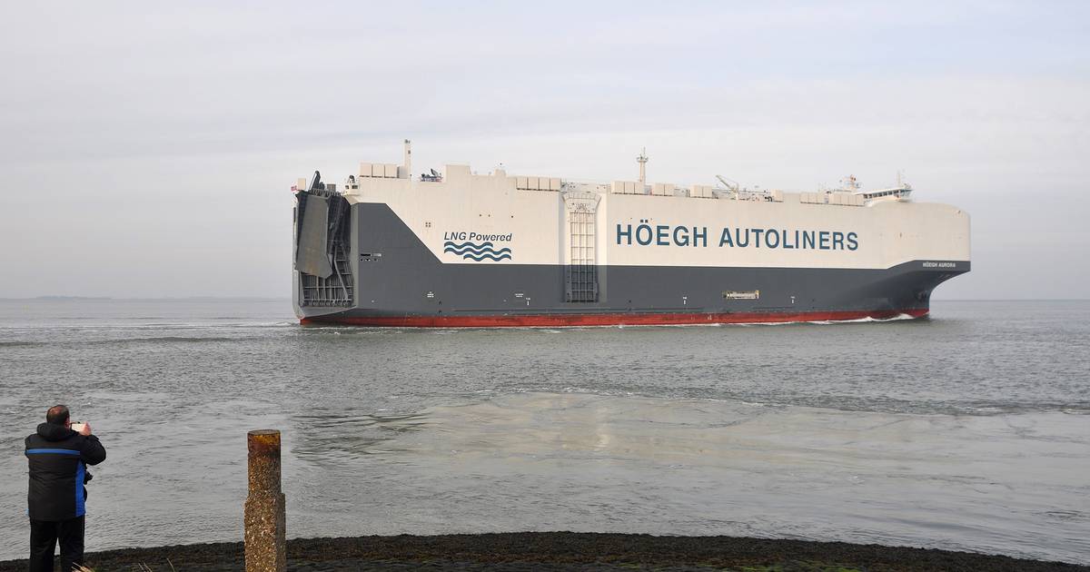 Grootste autoboot ter wereld voer over de Westerschelde | Zeeuws nieuws | pzc.nl