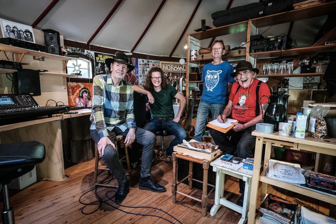 Is nieuw album Normaal het allerlaatste? Jolink overweegt einde: ‘2024 ...