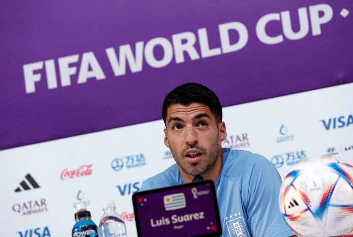 Luis Suárez zegt geen sorry voor beruchte handsbal bij weerzien met ...