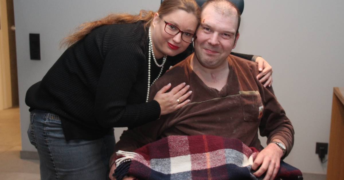 Chris krijgt gratis uurtje knuffelen met Hot Marijke om overval door ...