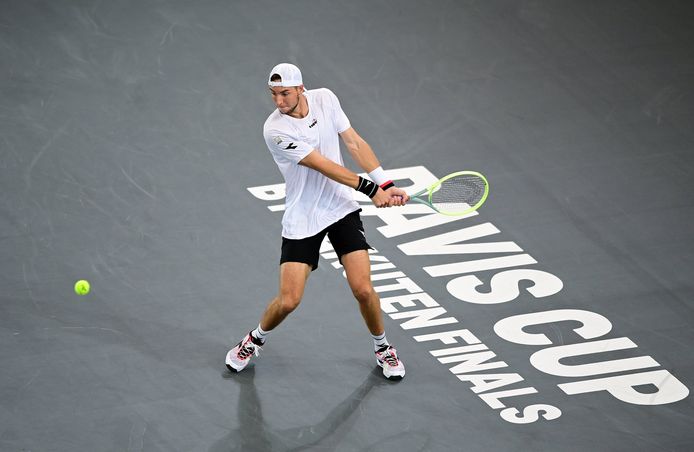 “Une honte”: le coup de gueule de Struff contre le prix des billets en ...