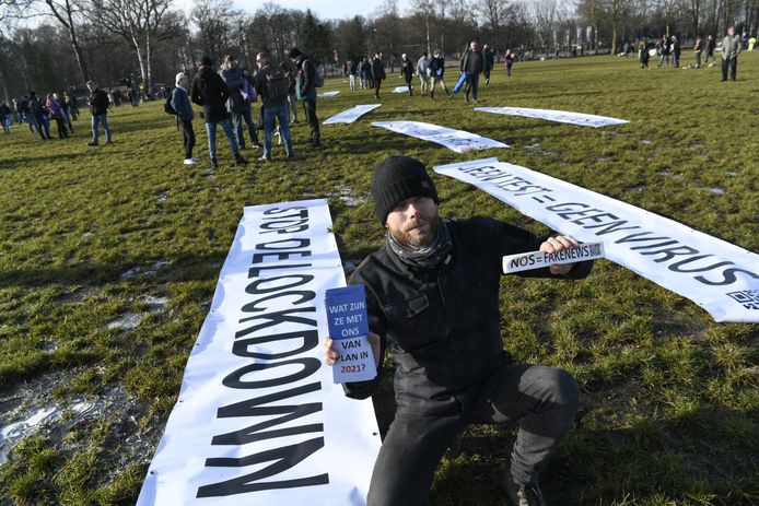 Protest in Apeldoorn afgelopen, ‘bewapende’ demonstranten opgepakt ...