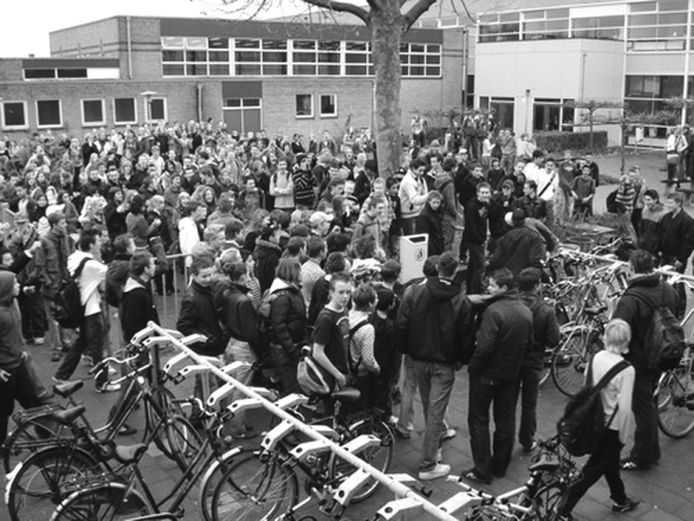 Docenten Hendrik Pierson College gepikeerd | Betuwe | gelderlander.nl