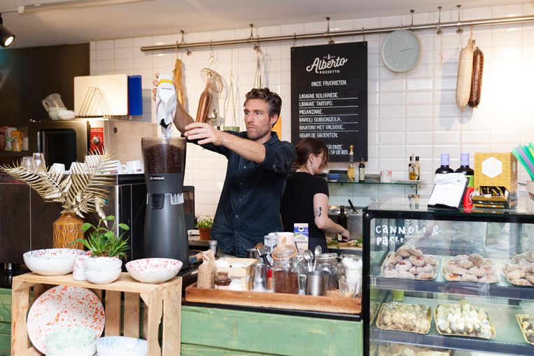 Actrice Sam Ghilane: ‘Bij lekker weer zit ik bij de Zuiderkerk met ...