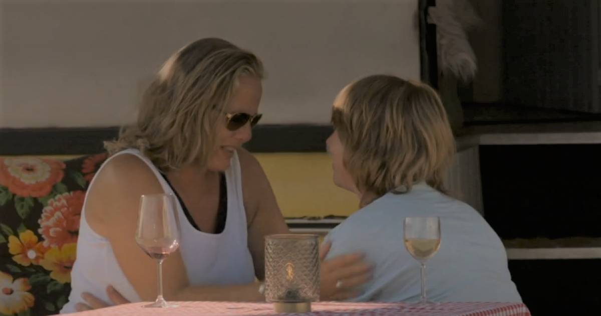 Tranen bij huwelijksaanzoek boerin Bertie in Onze boerderij in Europa ...