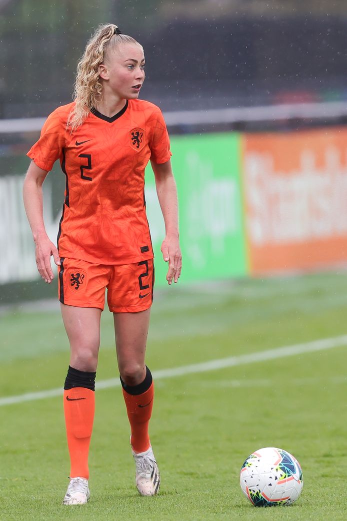 Oranje-voetbalster Danique uit Achterveld scheurt kruisband af: ‘Hier ...