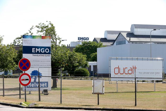 Lommel krijgt nieuwe glasfabriek: tegen 2025 300 extra banen op Philips ...