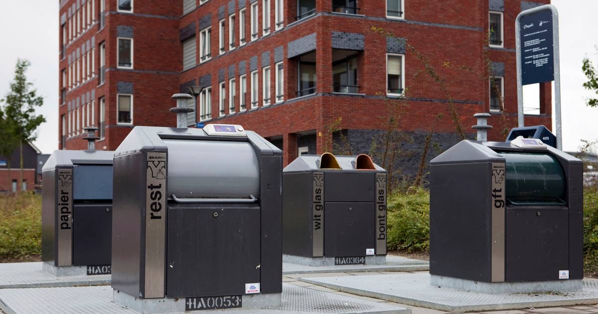 Lelystad mag afvalcontainers in plantsoen Beukenhof ingraven | Flevoland | destentor.nl