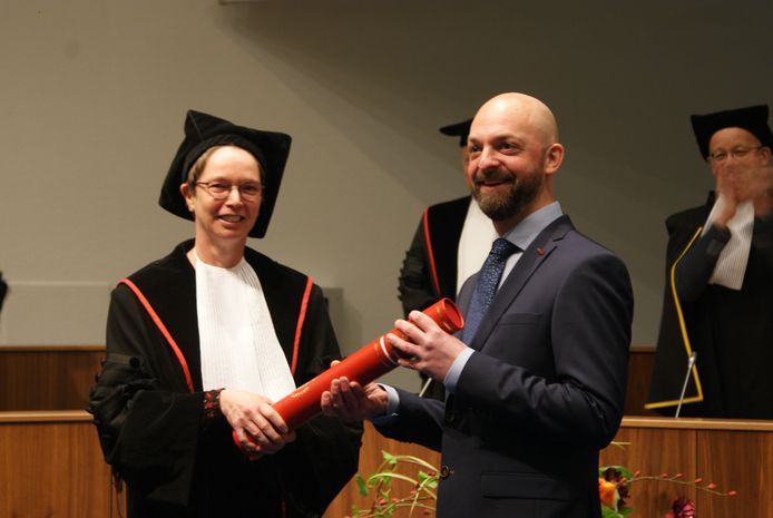 Robert Chamalaun promoveert op taalwetenschap | Van de lezer Roosendaal ...
