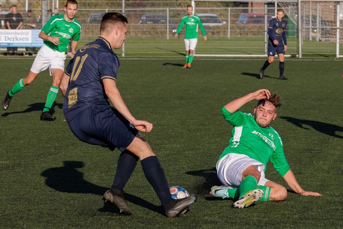 Gijsbers (Dodewaard) hijgt Van Dijken in de nek na zijn vijf goals ...