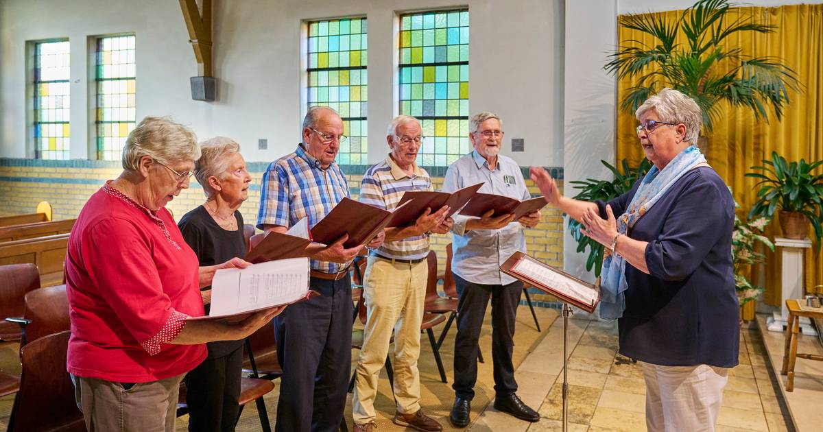 Het wordt stil in de kerk van Venhorst: zes man sterke koor stopt ermee ...