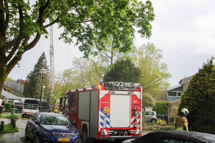 Bouwkraan wankelt en dreigt op woningen te vallen: 20 huizen ontruimd ...
