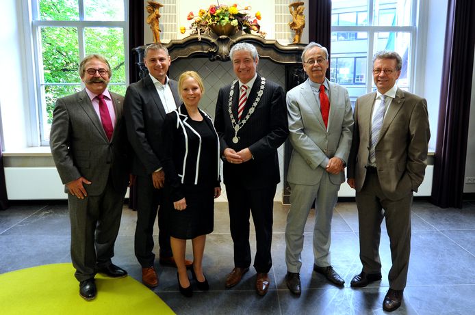 Roosendaal betaalt oud-wethouders in de afgelopen vijf jaar 182.000 ...