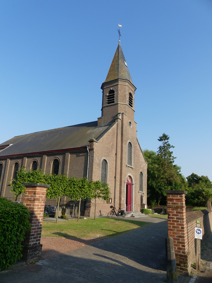 Inwoners Zeveren geven kerk nieuwe toekomst als dorpshuis: “Tal van ...