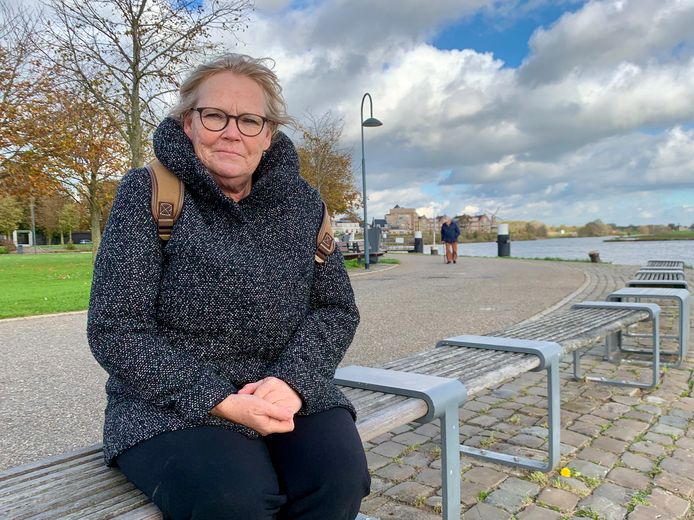 Magda mist haar overleden partner Aalt en herdenkt hem met ‘de telefoon ...