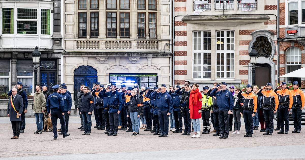 Politiekorps houdt minuut stilte voor overleden Brusselse collega ...