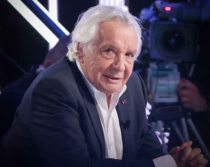 Cette “blague” de Michel Sardou en plein concert a poussé des fans à ...
