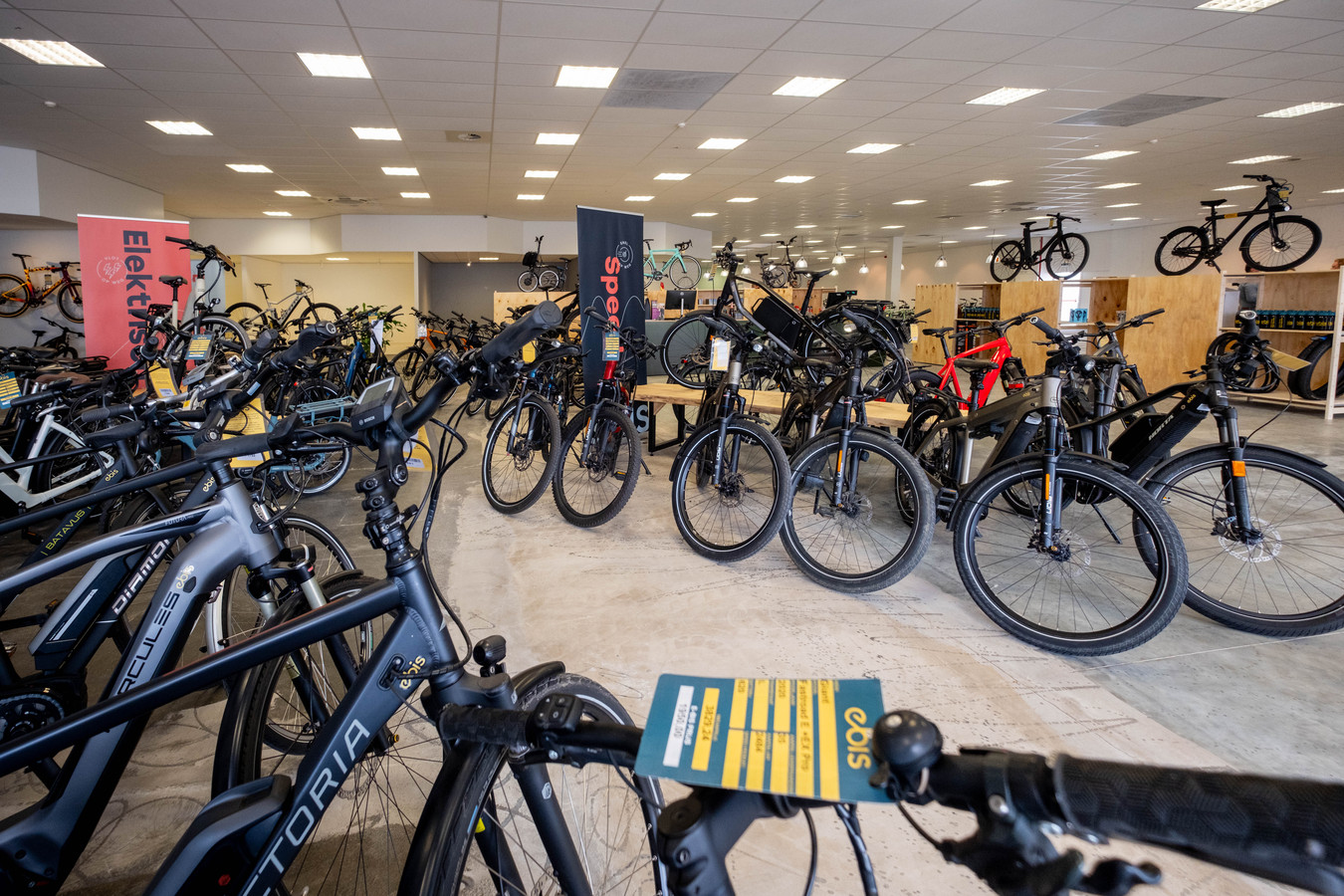 E-bis en Fietsatelier verhuizen naar voormalig vaccinatiecentrum ...