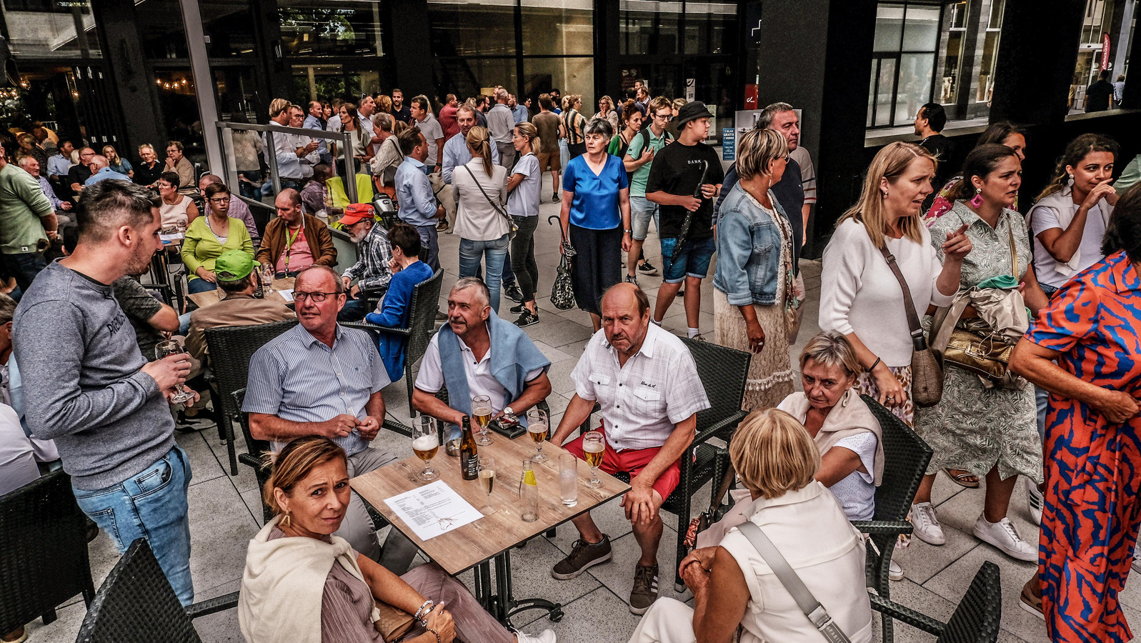 Spetterend volksfeest om opening Het Pand in de verf te zetten | Foto ...