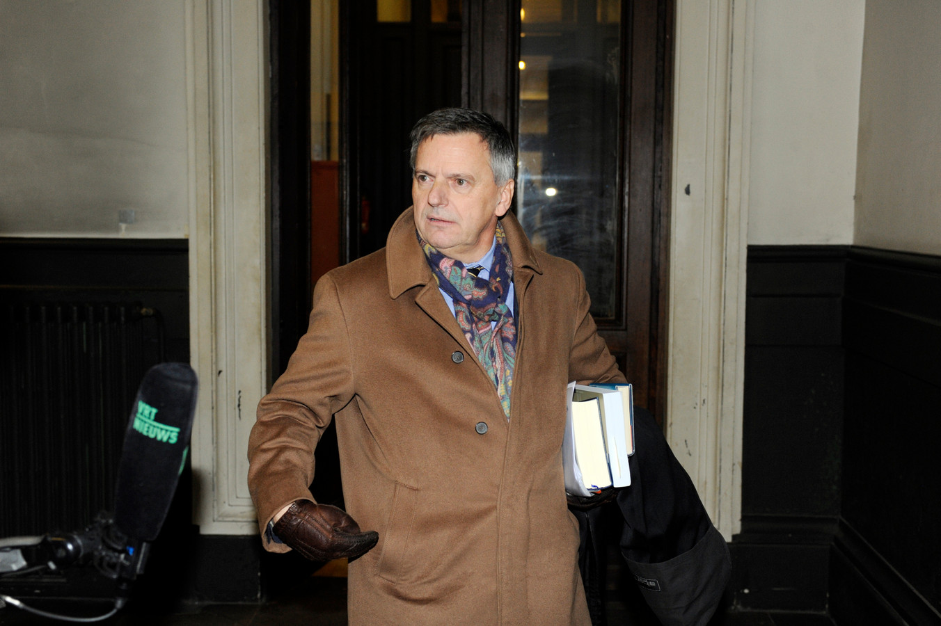 PORTRET. 480 gluurfilmpjes maakte hij van vrouwen voor hij Britta ...