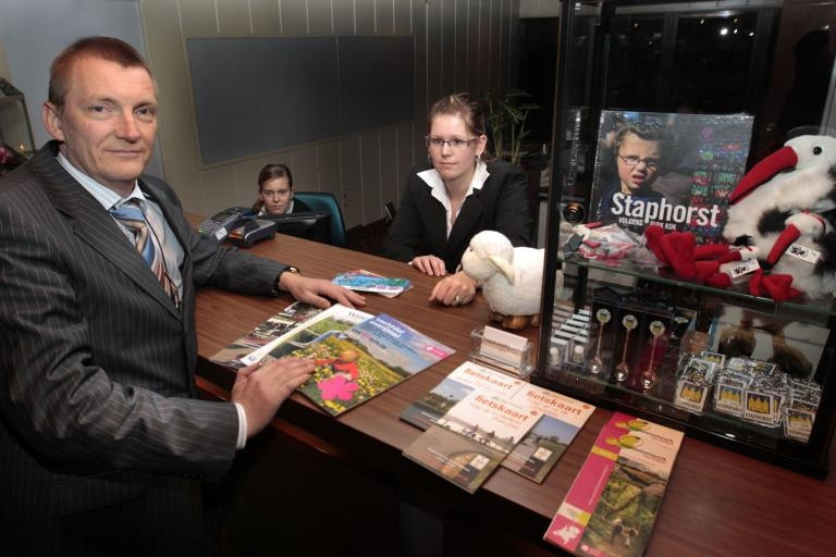 Toerist klopt aan bij Waanders | Foto | destentor.nl