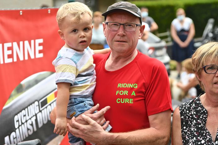Luc (59) maakt voor derde jaar op rij grote fietstocht voor ziekte van ...