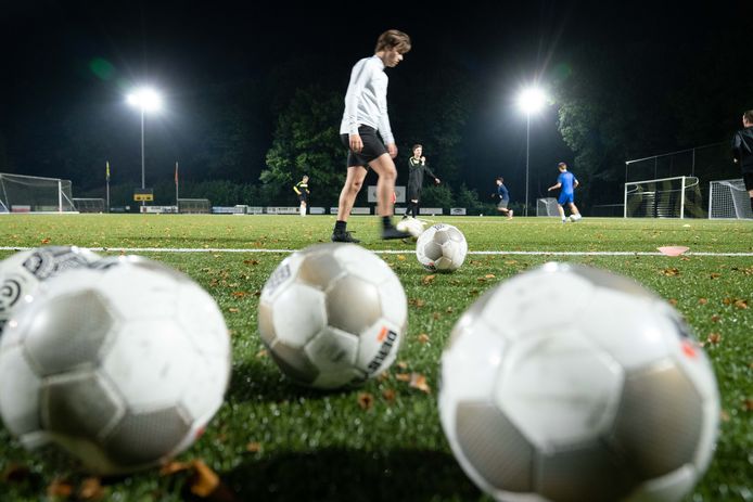 VVO pioniert met plan KNVB om jaarlijks duizenden euro's aan energie te ...