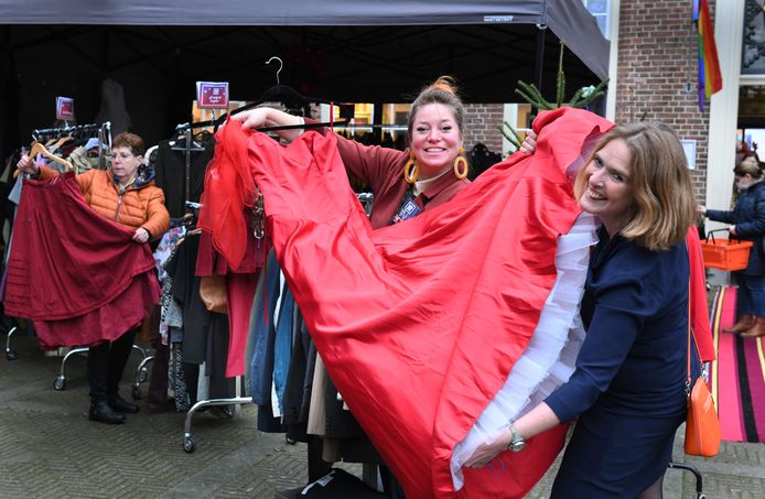 Gratis kerstoutfit shoppen voor mensen met een kleine portemonnee: het ...