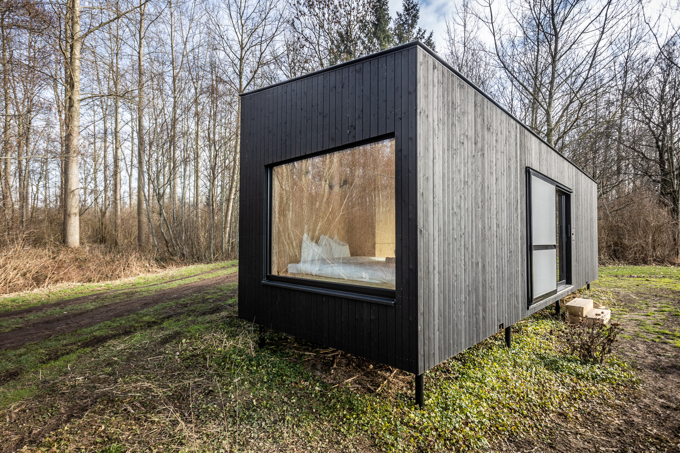 Eerste Limburgse ‘slow cabins’ strijken neer op geheime plek in ... Eerste Limburgse ‘slow cabins’ strijken neer op geheime plek in ...