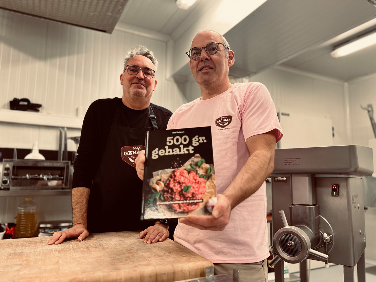 Schoonbroers lanceren kookboek over ‘500 gram gehakt’: “Alle foto’s van ...