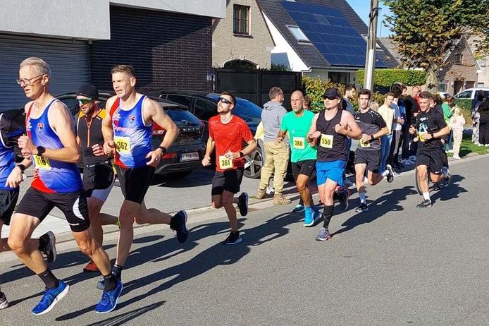 Eerste halve marathon werd sportief en gezellig volksfeest met meer dan ...