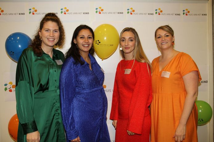 Medewerkers intergemeentelijk Huis van het Kind halen de banden aan ...